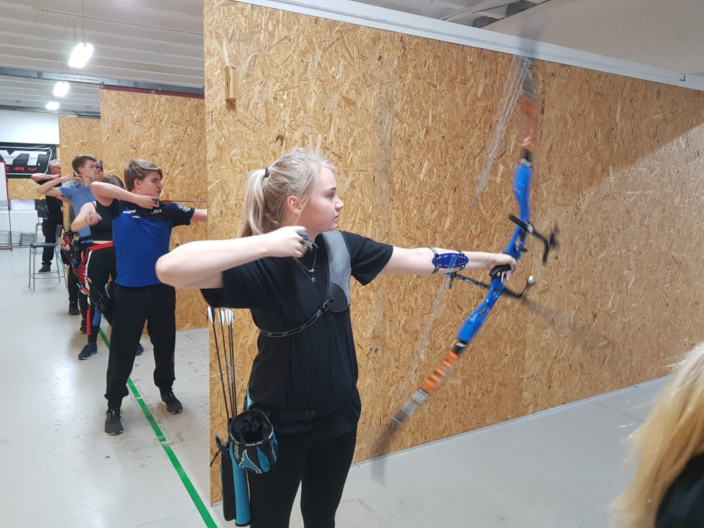 Krakkar á uppleið í bogfimi. - Archery.is